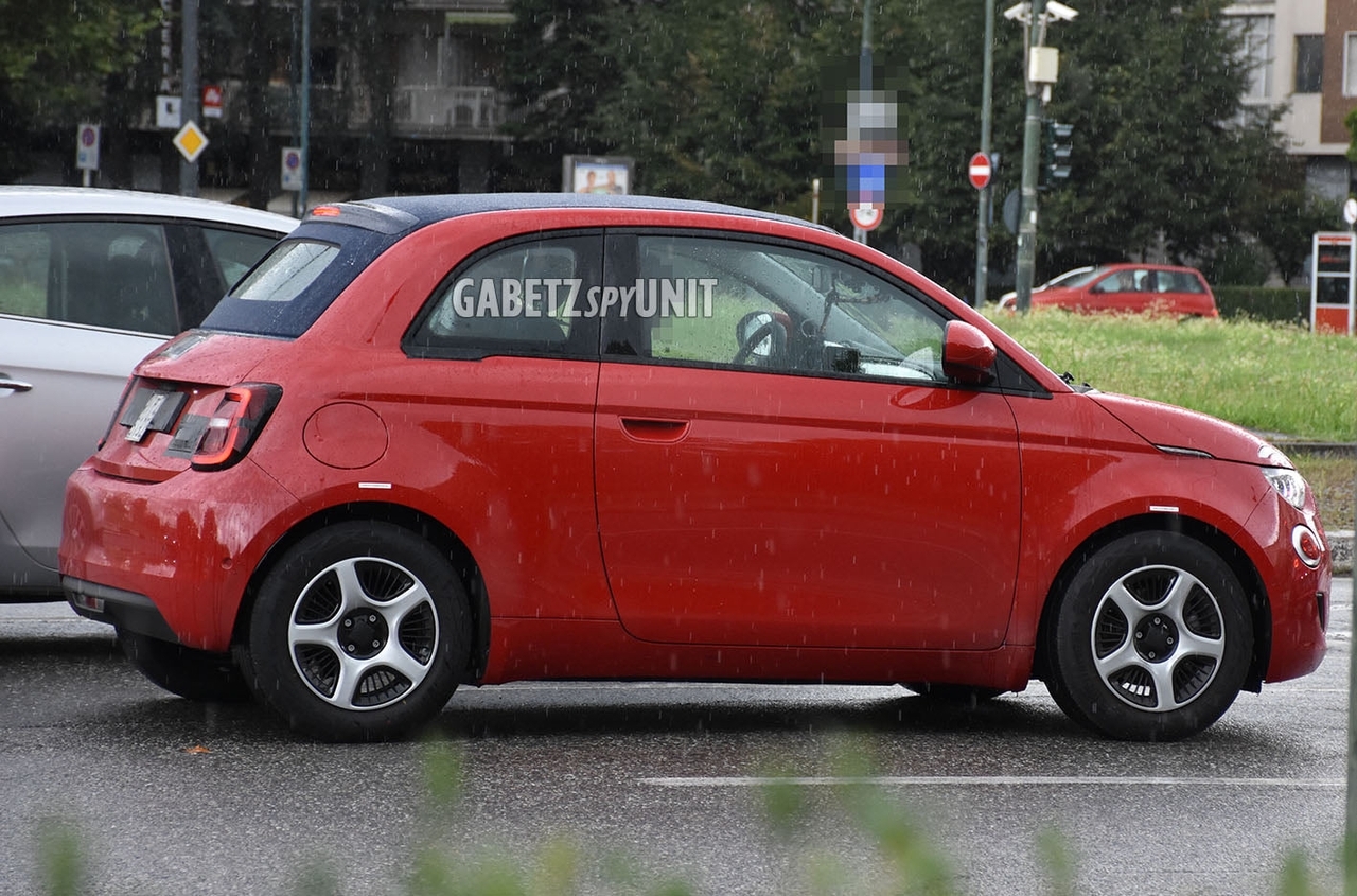 Fiat 500 Elettrica rossa - 1/13