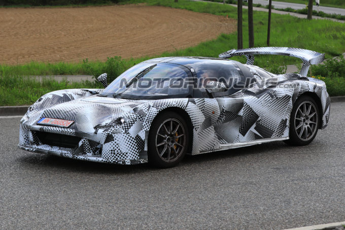 Dallara: prime immagini della inedita sportiva stradale [FOTO SPIA]