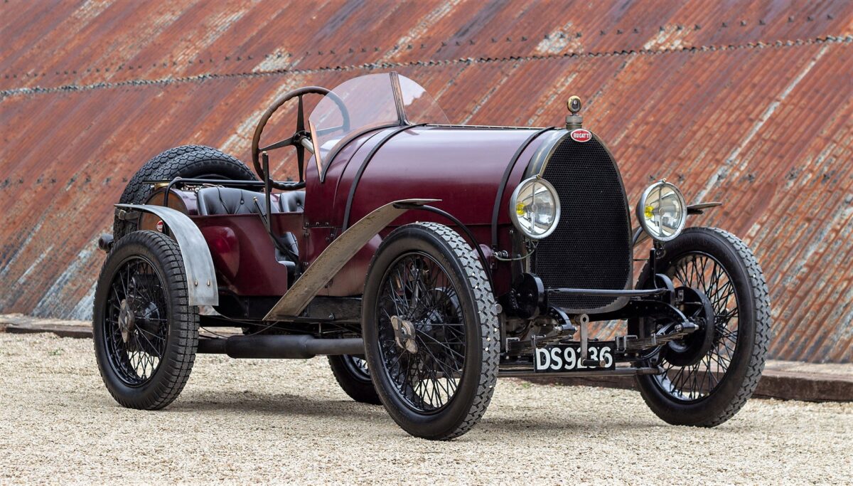 Bugatti: la storia del celebre badge Macaron