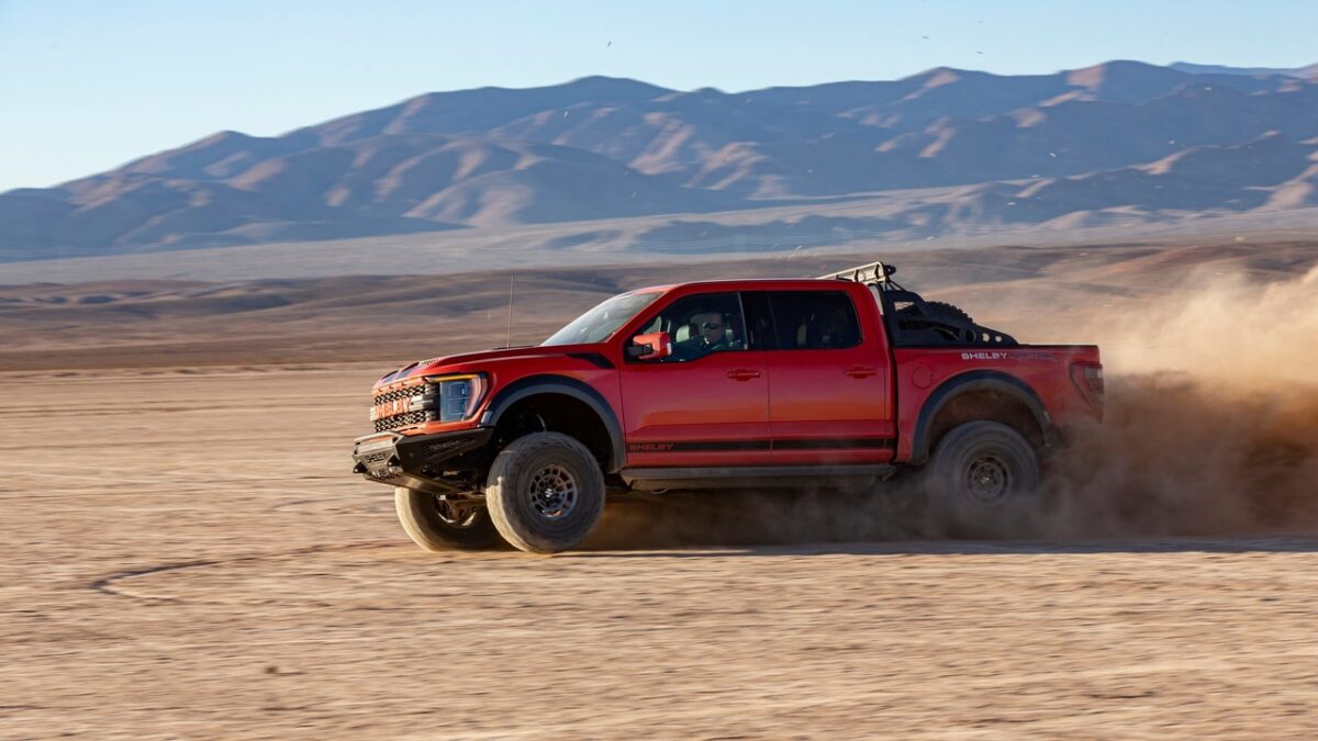 Ford F-150 Raptor: Shelby presenta la sua versione modificata da 532 CV