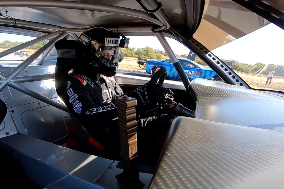 Lia Block, la figlia 14enne di Ken, alla guida della Hoonicorn in una ...