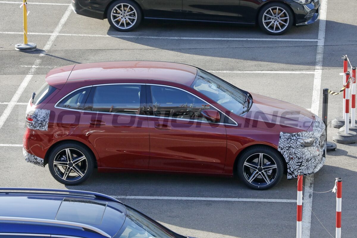 Mercedes Classe B 2023: nuovo avvistamento del prossimo restyling [FOTO ...