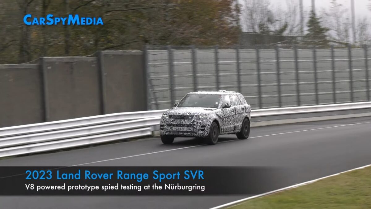 Range Rover Sport SVR 2023: beccato un prototipo sul Nurburgring [VIDEO ...