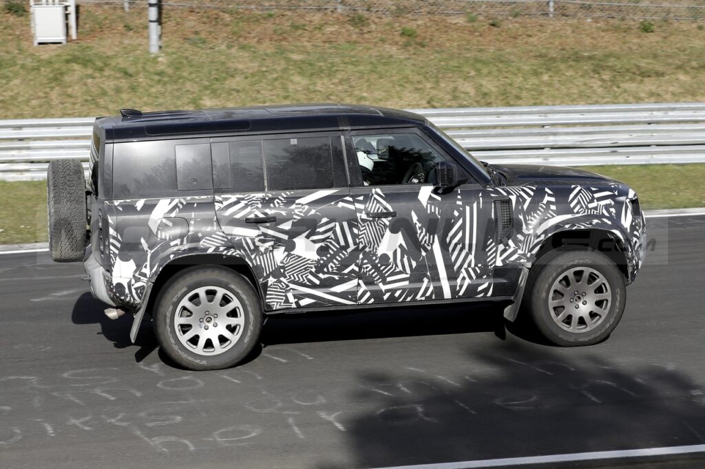 Land Rover Defender SVX: primi test sul Nurburgring per la versione-off ...