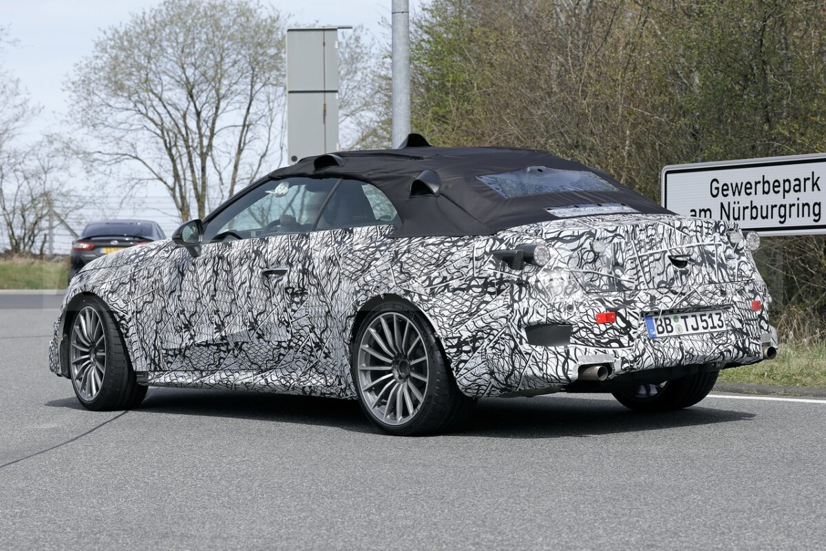 Mercedes-AMG CLE 43 2023: primo avvistamento della cabrio [FOTO SPIA]