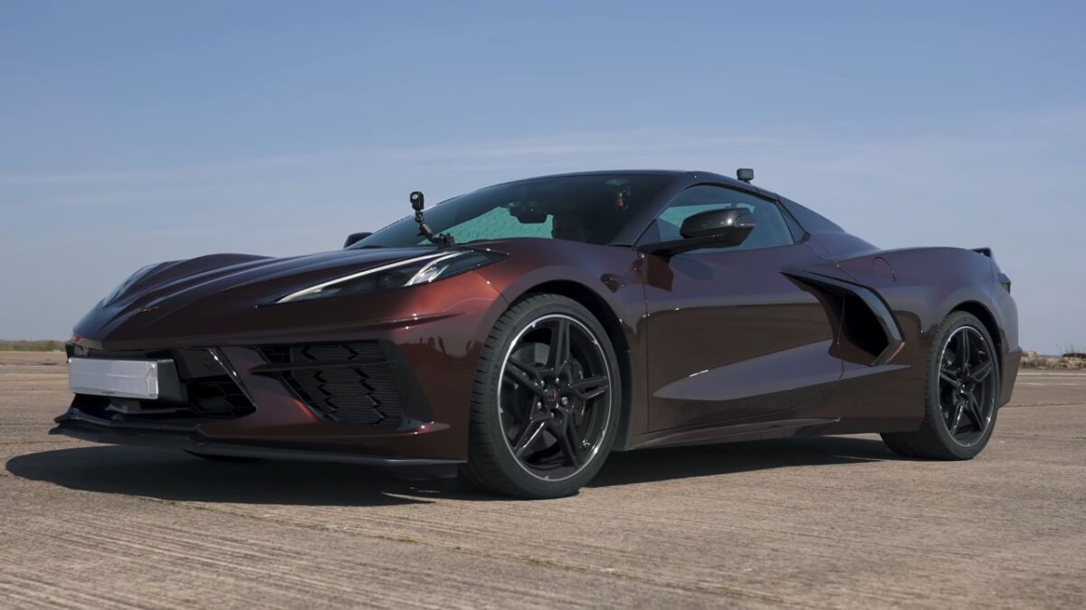 Ferrari 458 Speciale vs Chevrolet Corvette Stingray: chi vince la drag ...
