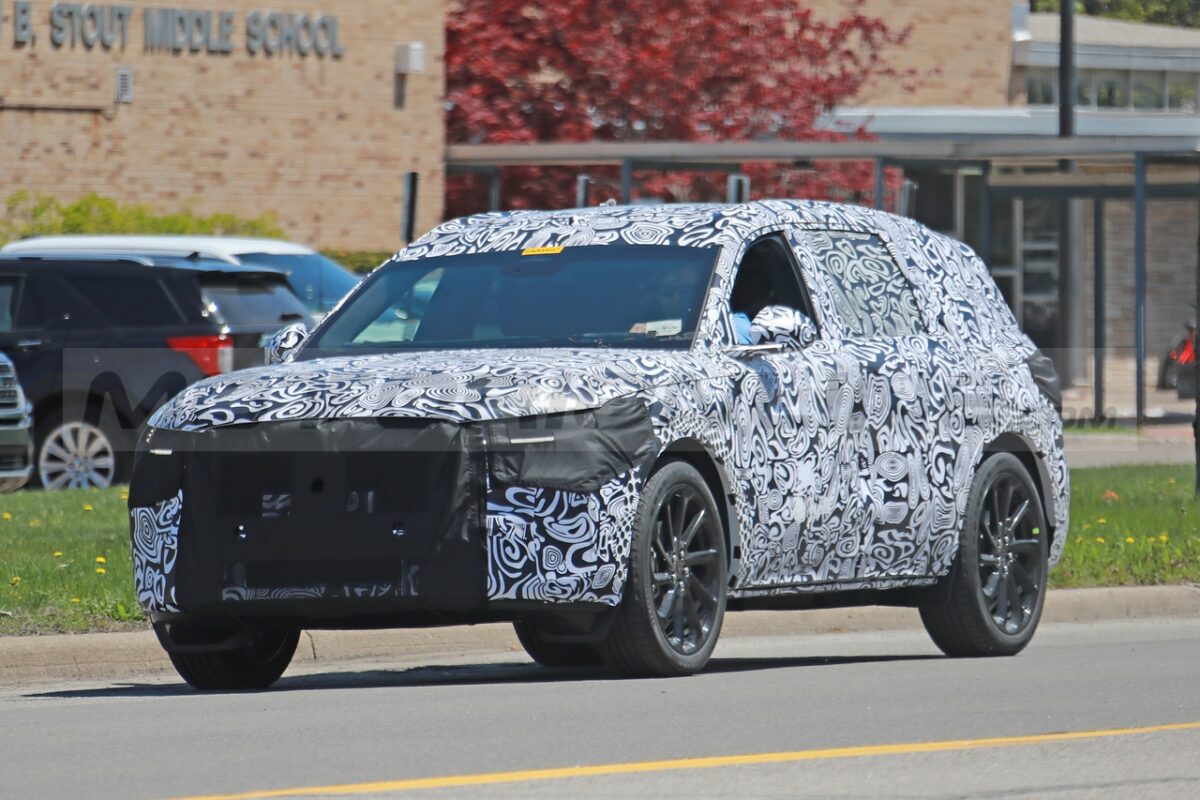 Ford Fusion Active: avvistato un prototipo del nuovo crossover [FOTO SPIA]