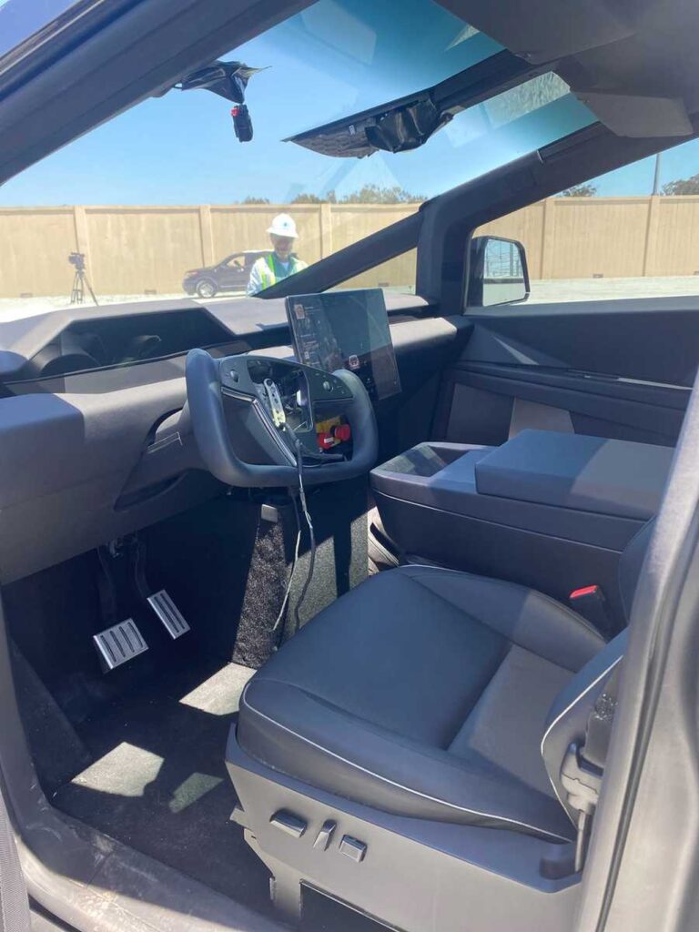 Tesla Cybertruck: l’ultimo prototipo svela un nuovo design nell ...