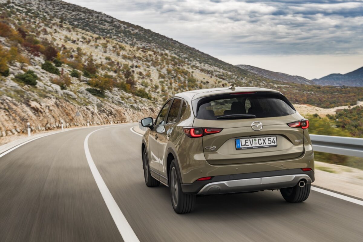 Mazda CX-5 2022: tutte le caratteristiche del SUV compatto giapponese