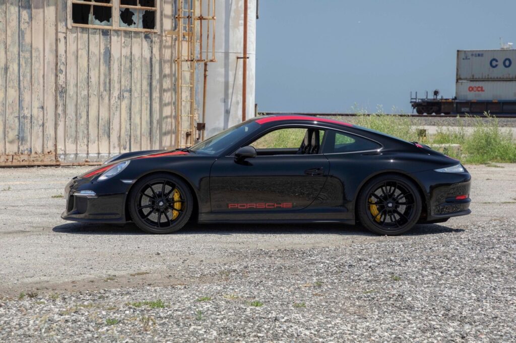 Porsche 911 R: all’asta un rarissimo esemplare del 2016 [FOTO]