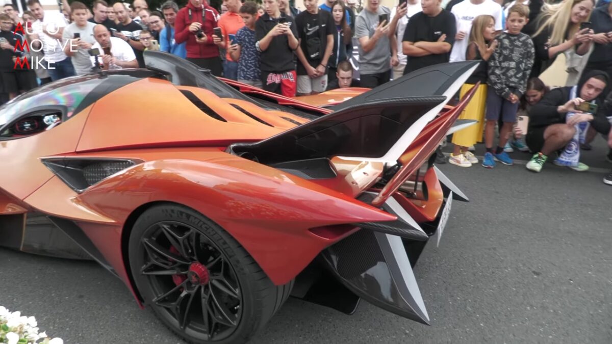 Apollo Project Evo: ecco dal vivo la nuova hypercar V12 [VIDEO]