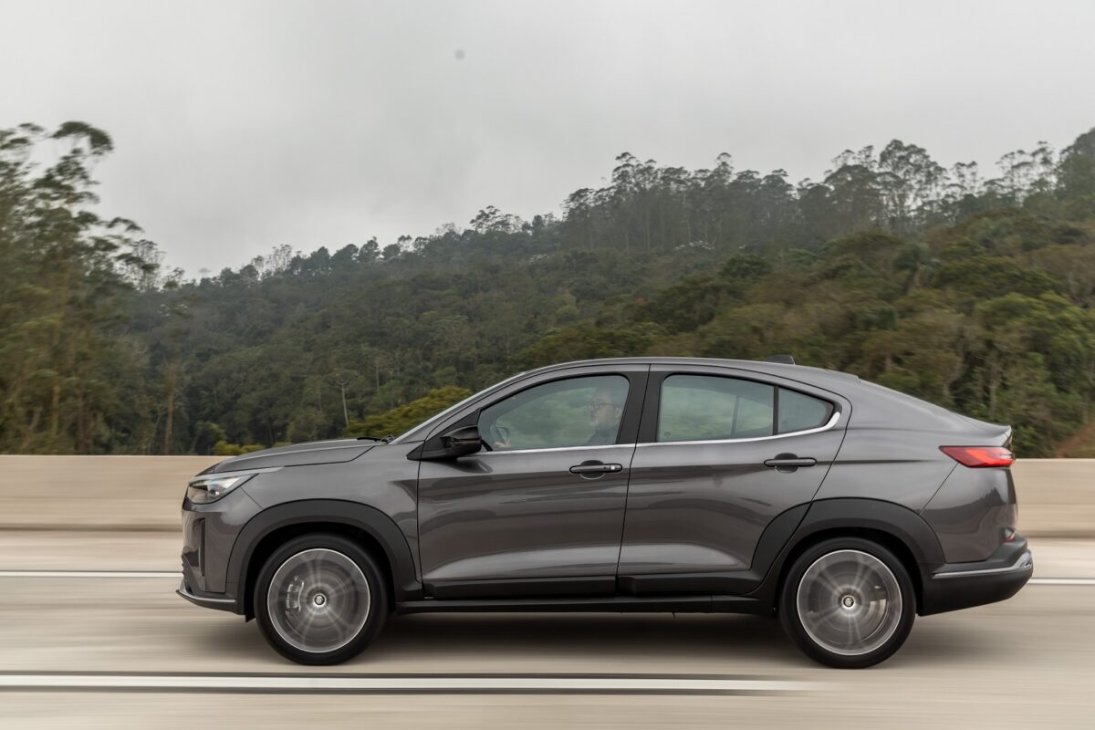 Fiat Fastback: svelato ufficialmente il SUV Coupé [FOTO]