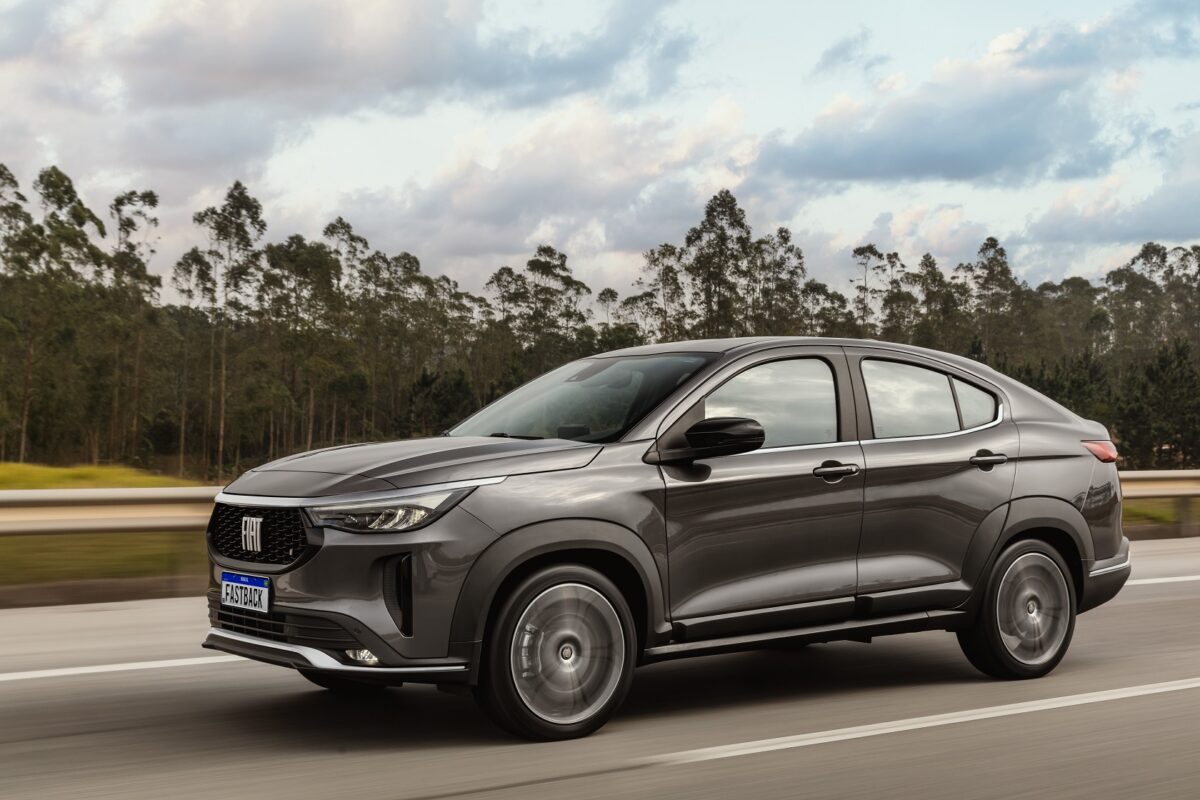 Fiat Fastback: svelato ufficialmente il SUV Coupé [FOTO]