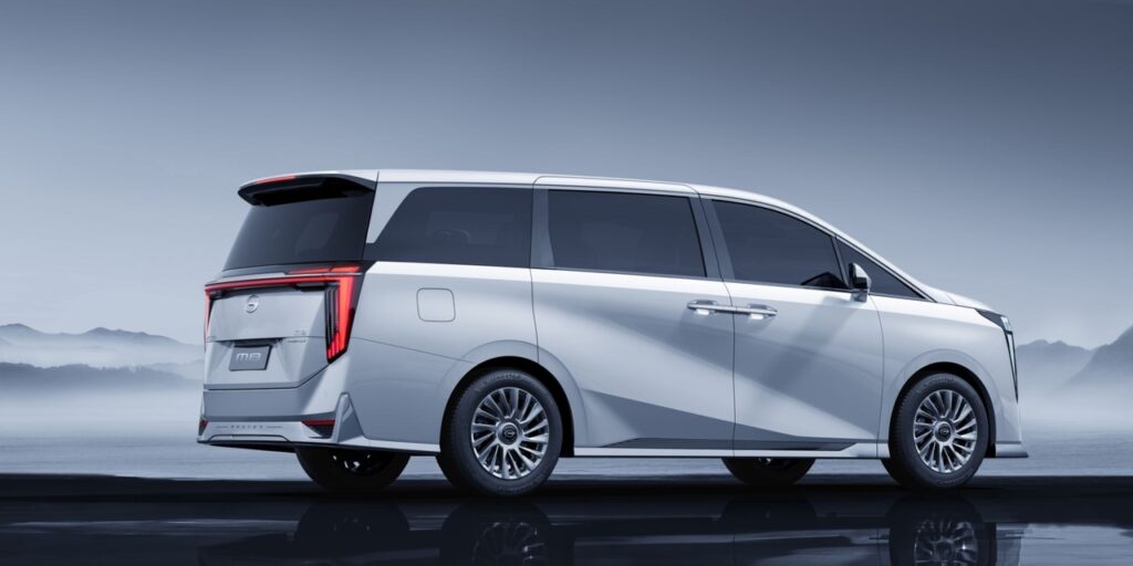 GAC M8: svelato il nuovo minivan di lusso per la Cina [FOTO]