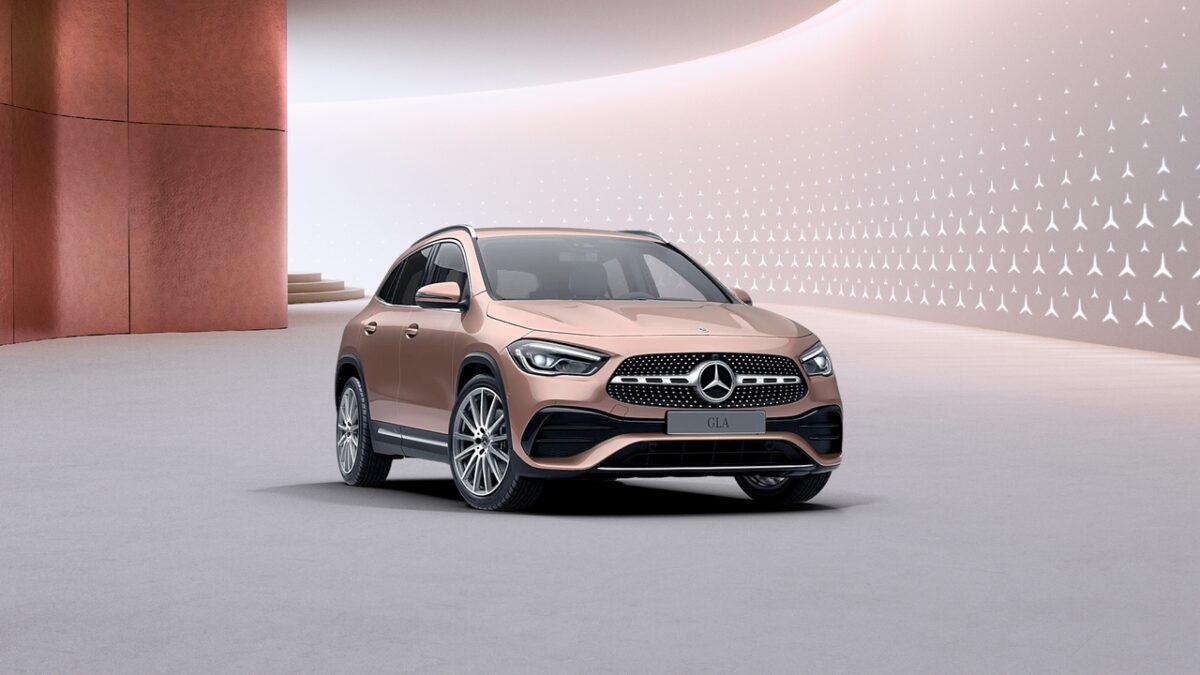 Mercedes GLA Colour Collection: debutta la nuova limited edition in tre ...