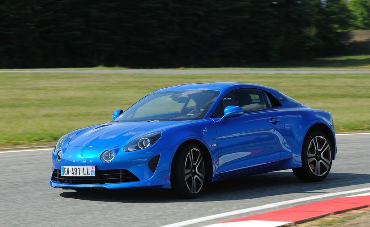 Alpine A110: continuerà ad essere proposta fino a metà 2026