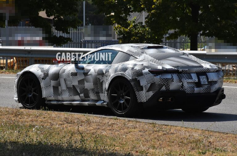 Ferrari F167: nuove foto spia dell’erede della 812 Superfast