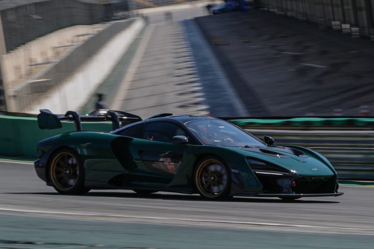 McLaren Senna conquista un nuovo record sul giro a Interlagos [FOTO]