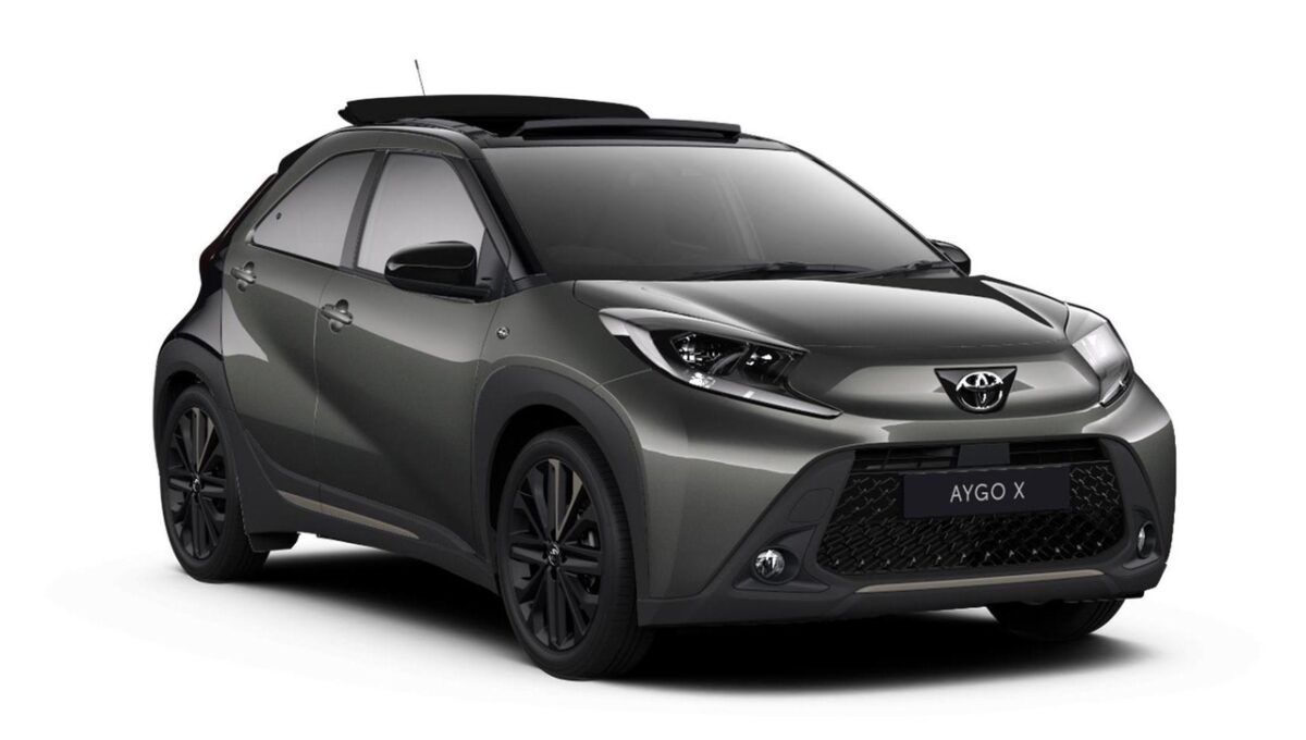 Toyota Aygo X Air Edition: debutta la nuova versione speciale con tetto ...
