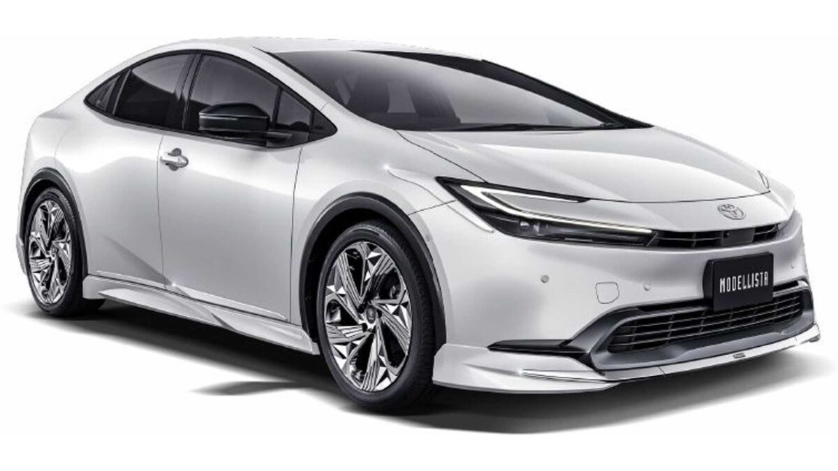 Toyota Prius 2023: Modellista presenta due body kit sportivi [FOTO]