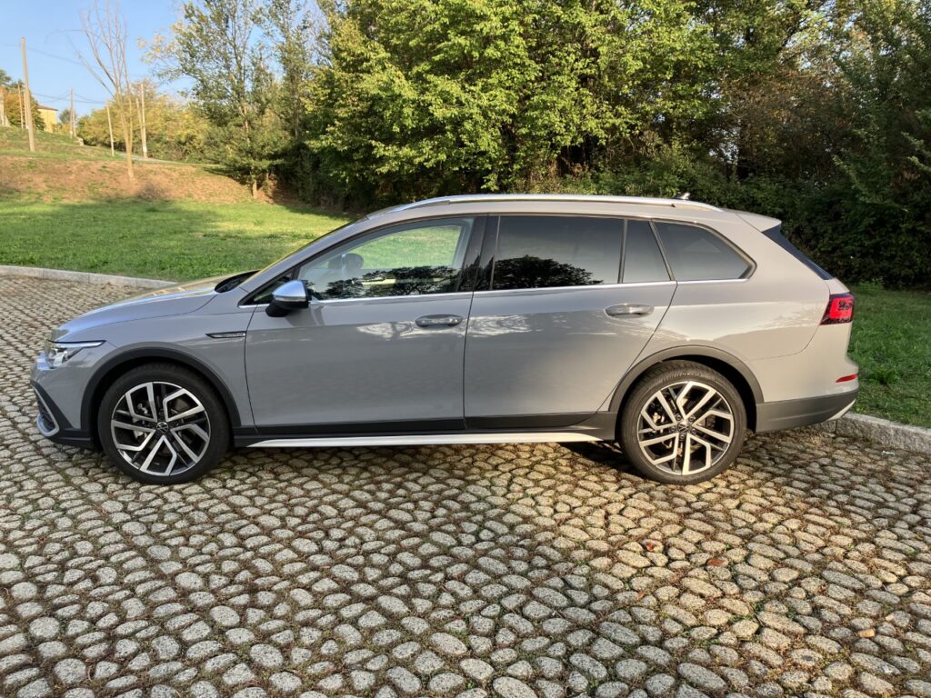 Volkswagen Golf Variant Alltrack 2022 | Com’è & Come va