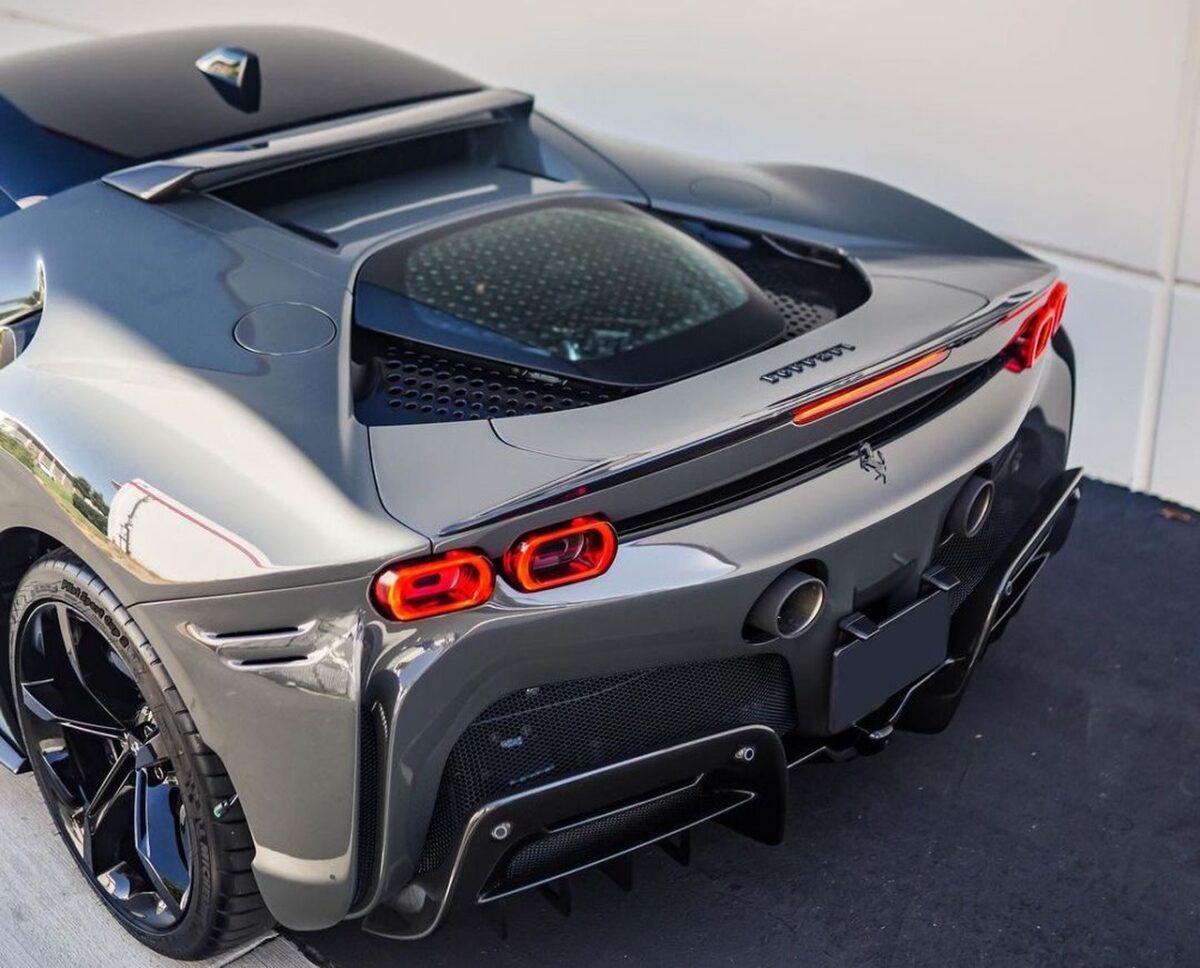 Ferrari SF90 Stradale: ecco il nuovo body kit in carbonio di 1016 ...