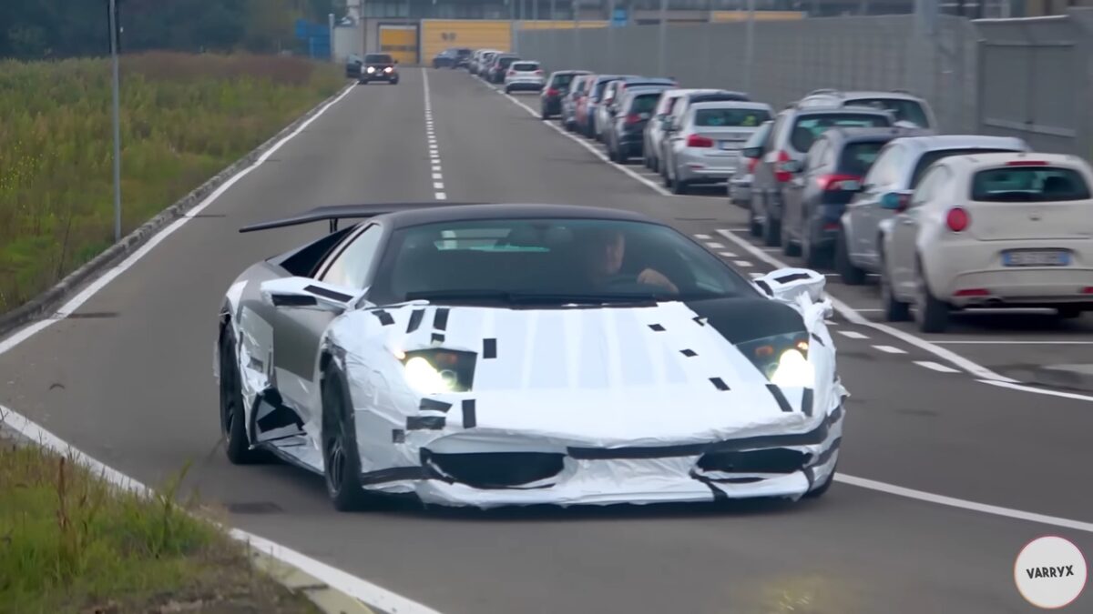 Lamborghini testa su strada quattro vetture dopo il restauro [VIDEO SPIA]