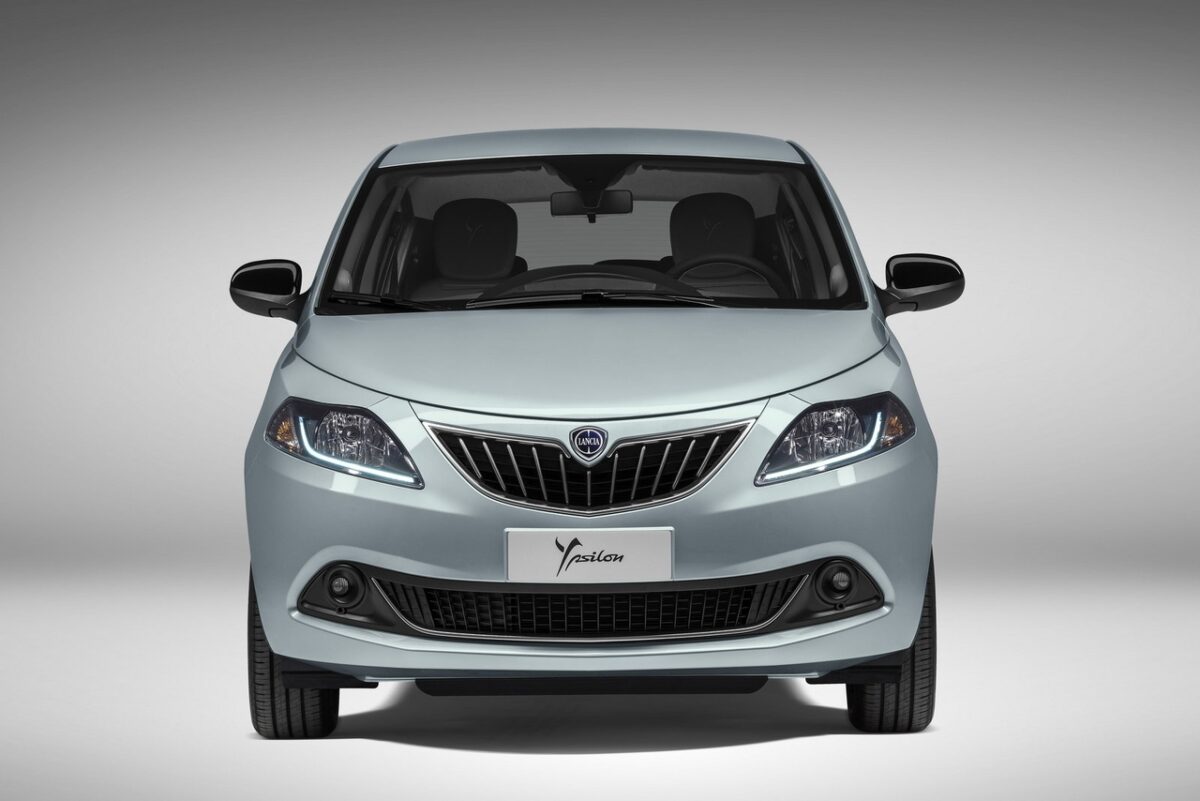 Lancia Ypsilon 2023: ecco la gamma italiana nel dettaglio