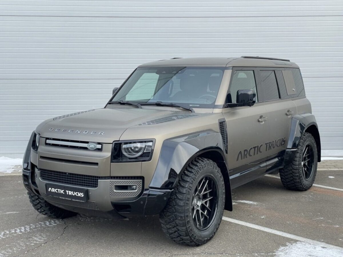 Land Rover Defender: Arctic Trucks presenta un nuovo pacchetto [FOTO]