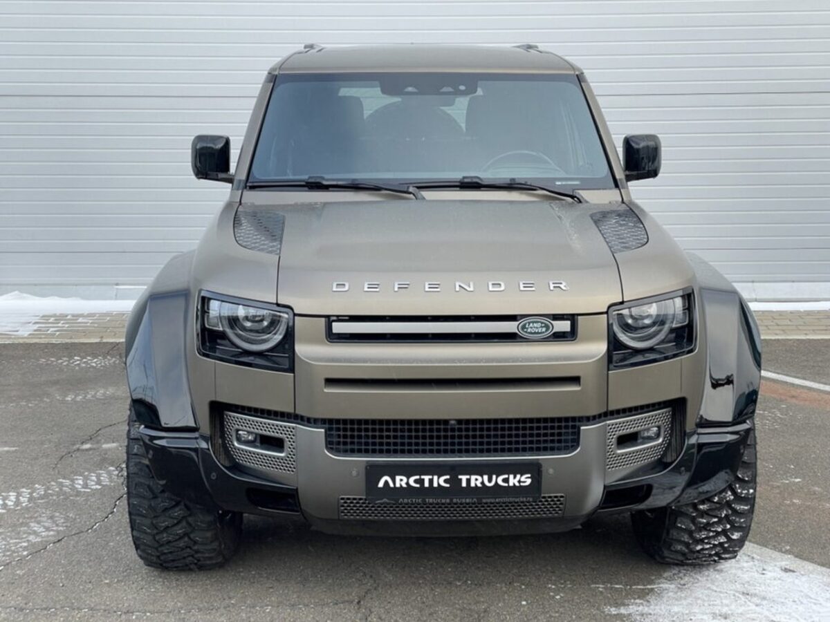 Land Rover Defender: Arctic Trucks presenta un nuovo pacchetto [FOTO]