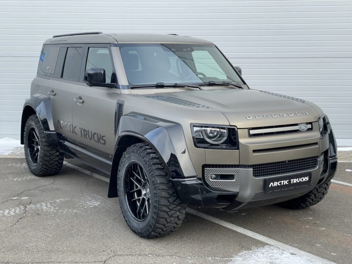 Land Rover Defender: Arctic Trucks presenta un nuovo pacchetto [FOTO]