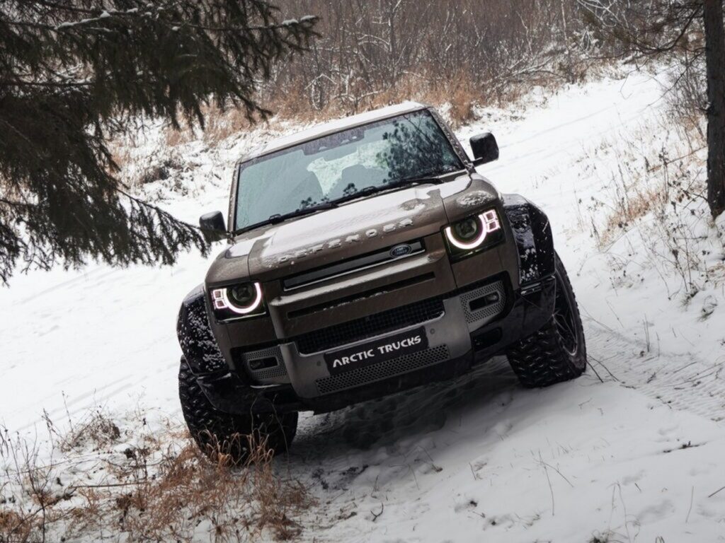 Land Rover Defender: Arctic Trucks presenta un nuovo pacchetto [FOTO]