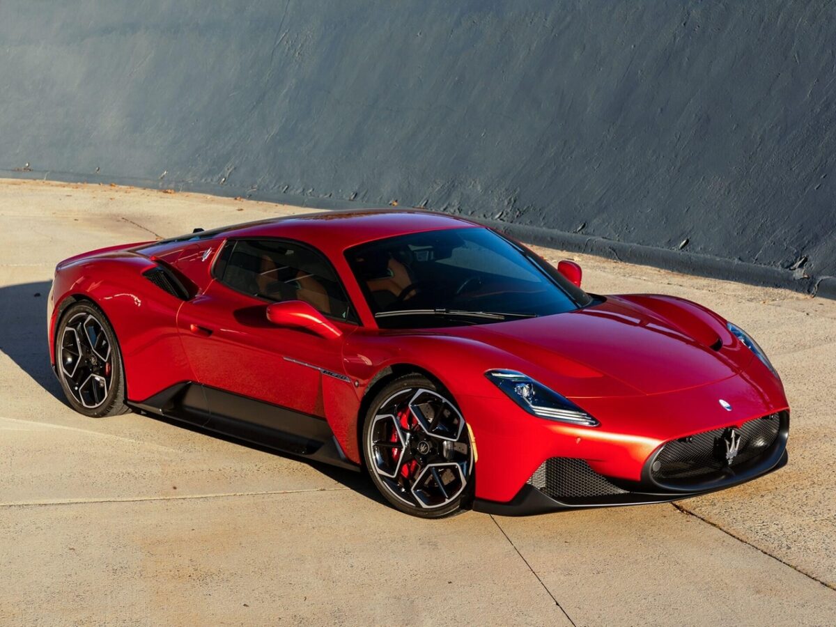 Maserati MC20: un esemplare nuovo di zecca è atteso all’asta [FOTO]