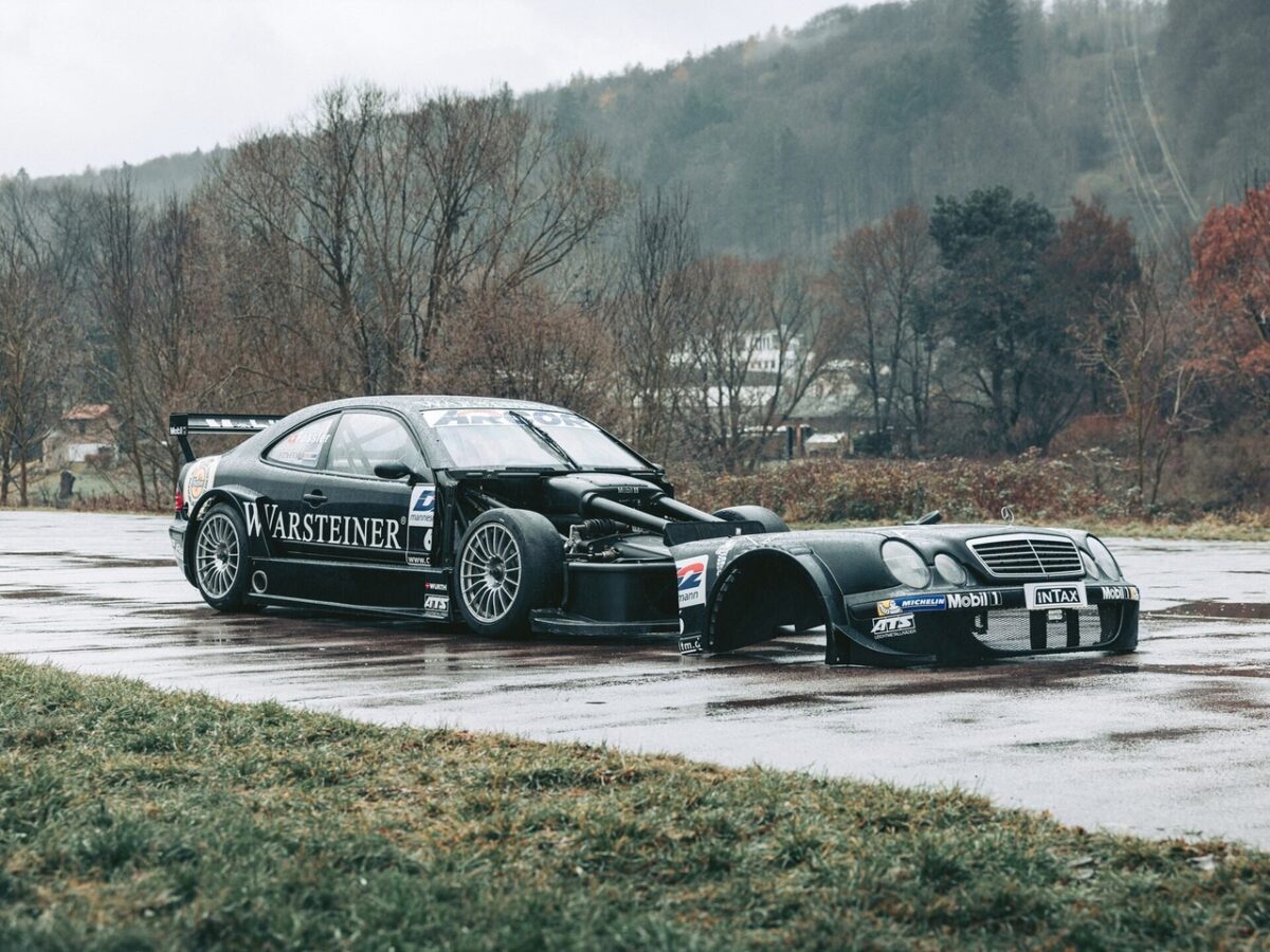 Mercedes-Benz CLK DTM: all’asta uno degli otto esemplari costruiti [FOTO]