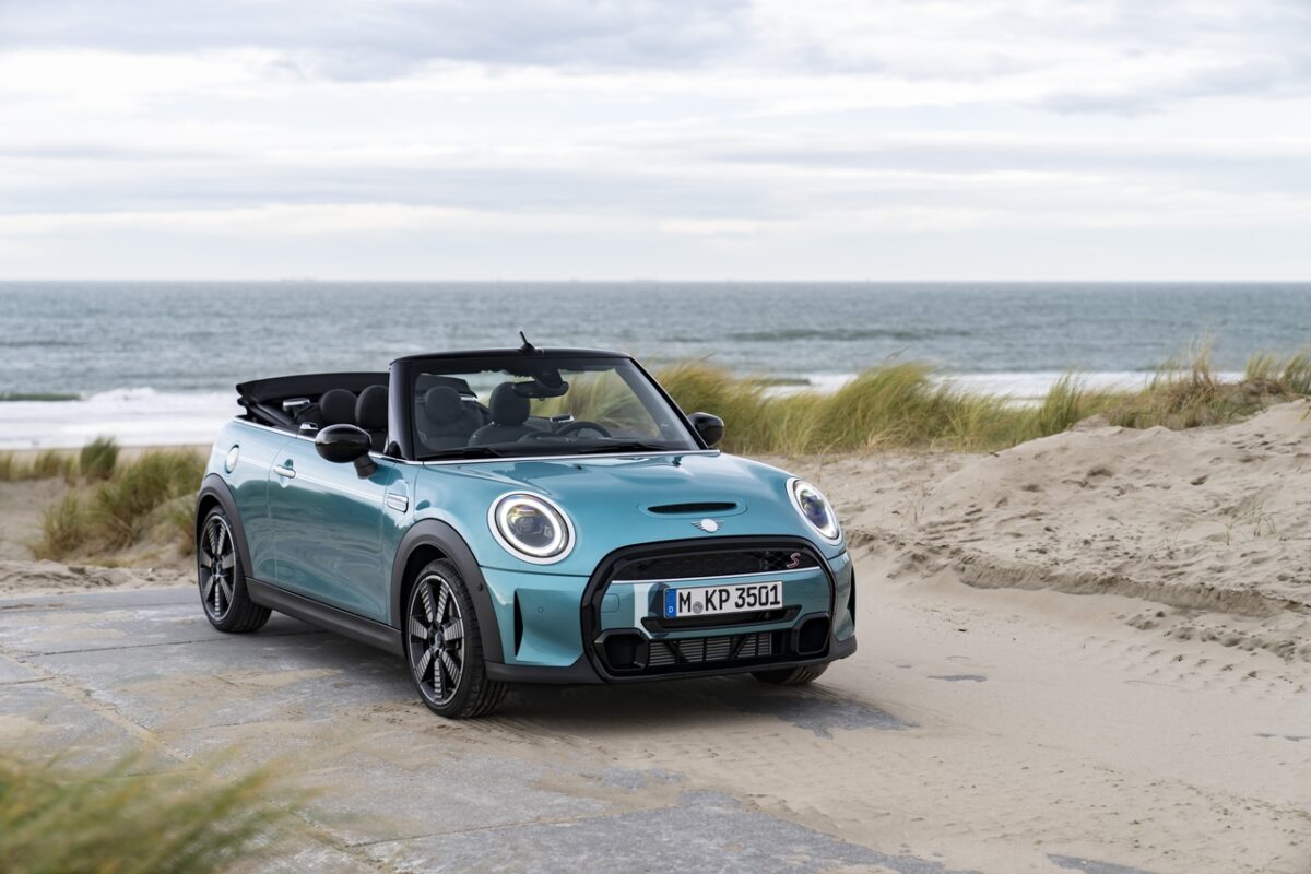 Mini Cooper S Cabrio Seaside Edition: ecco la versione per i 30 anni ...