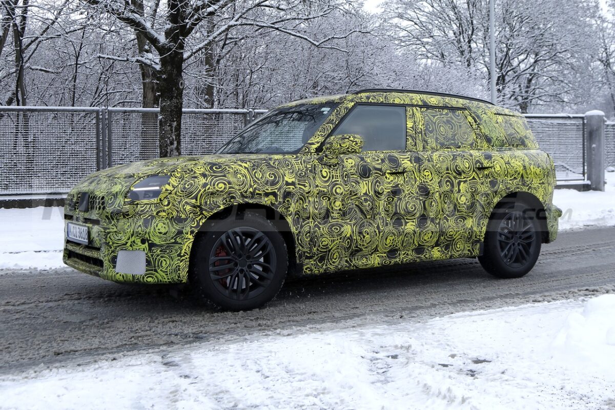 Mini Countryman 2024: la nuova generazione beccata sulle strade di ...