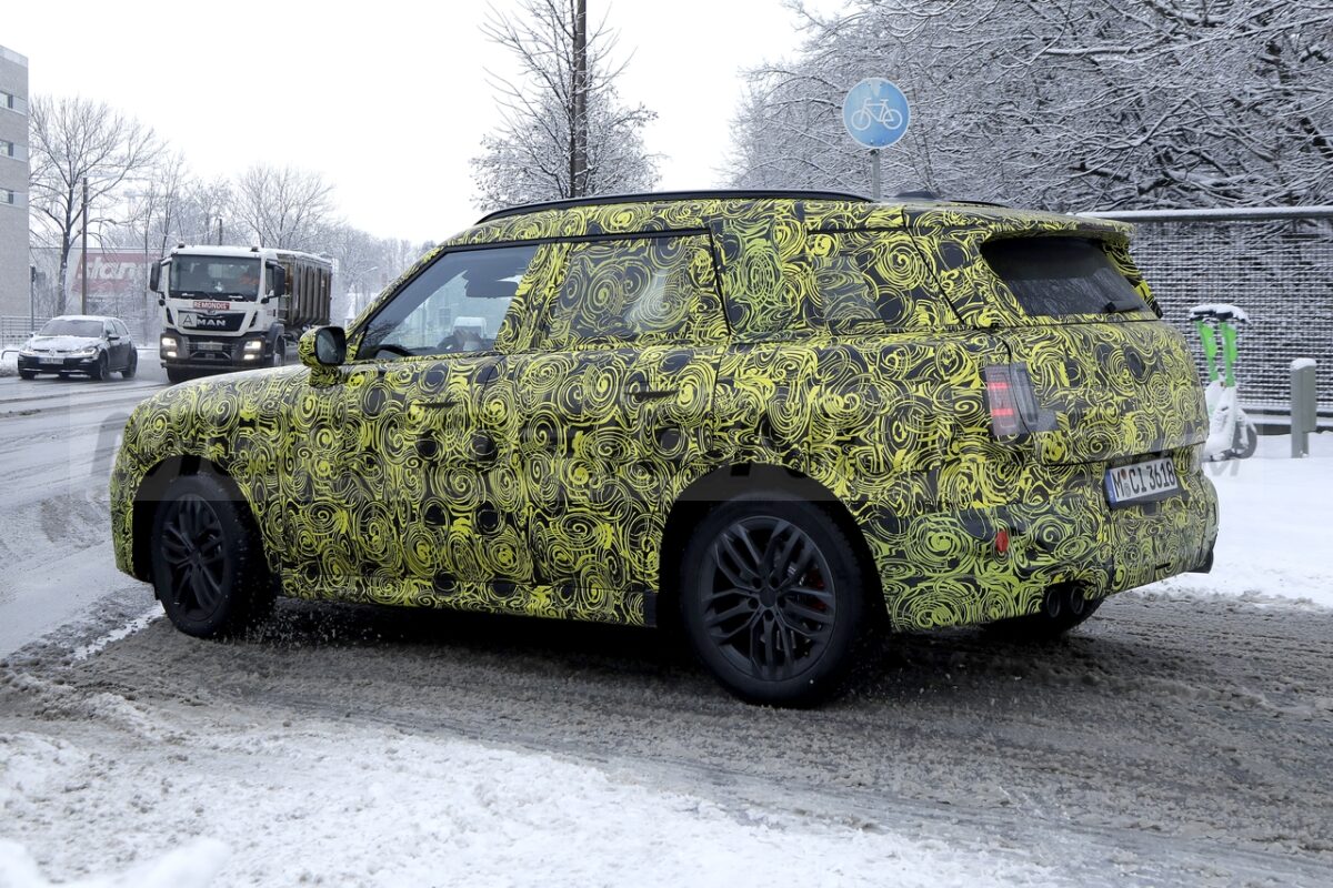 Mini Countryman 2024: la nuova generazione beccata sulle strade di ...