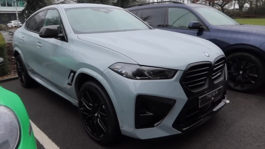 BMW X5 M Competition 2024: ecco un primo sguardo dal vivo [VIDEO]