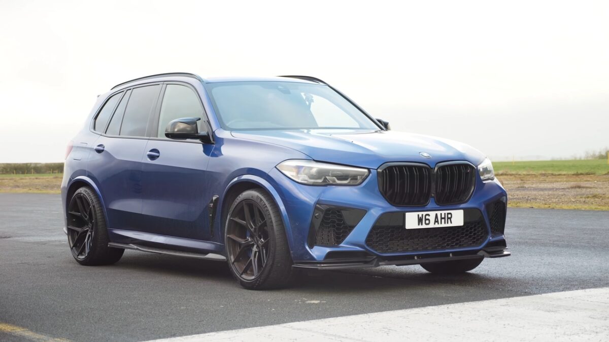 BMW X5 M Competition vs X3 M Competition: chi vince la drag race? [VIDEO]