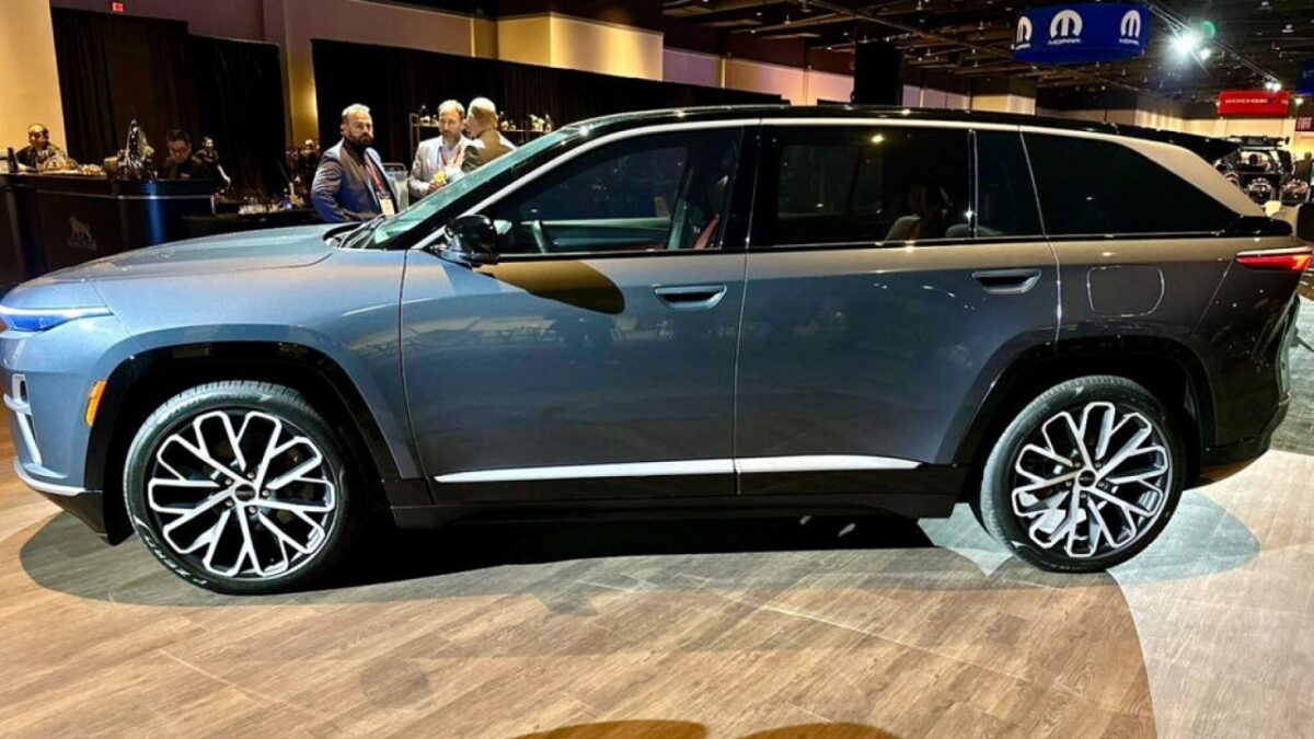 Stellantis mostra dal vivo Jeep Recon e Grand Wagoneer S [FOTO]