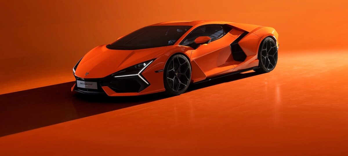 Lamborghini Revuelto: prime immagini della nuova supercar da 1.015 cavalli