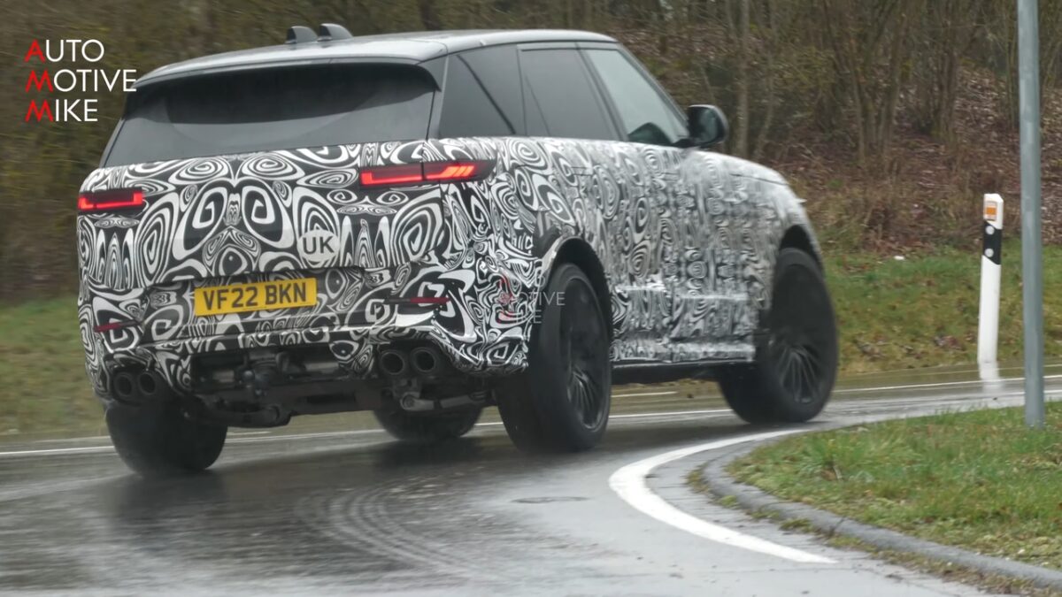 Range Rover Sport SVR 2024: avvistato su strada con meno camuffamento ...