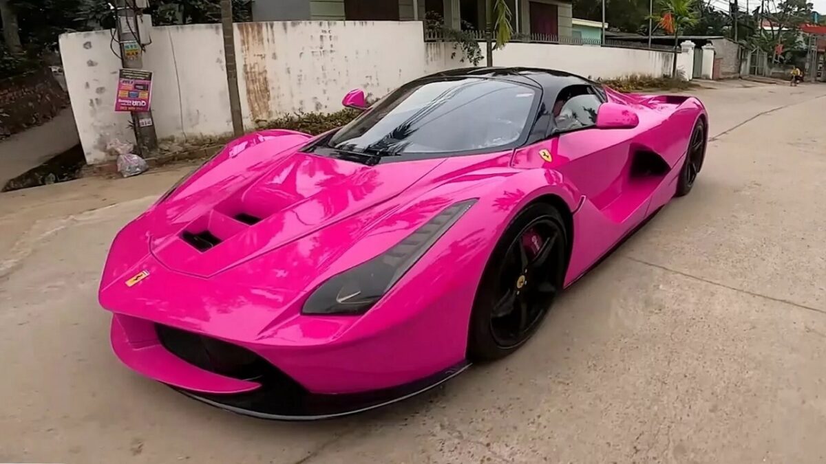 Ferrari La Ferrari: costruita da zero un’incredibile replica con parti ...