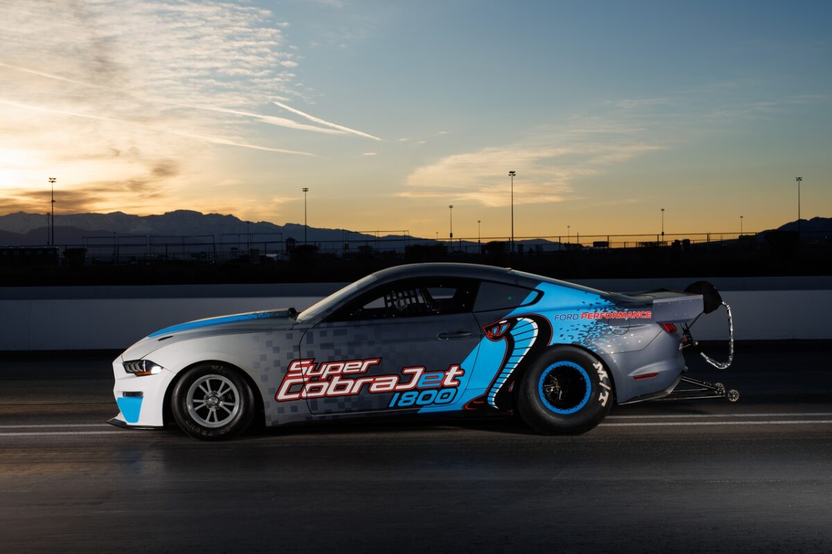 Ford Mustang Super Cobra Jet 1800: svelato il nuovo prototipo elettrico ...