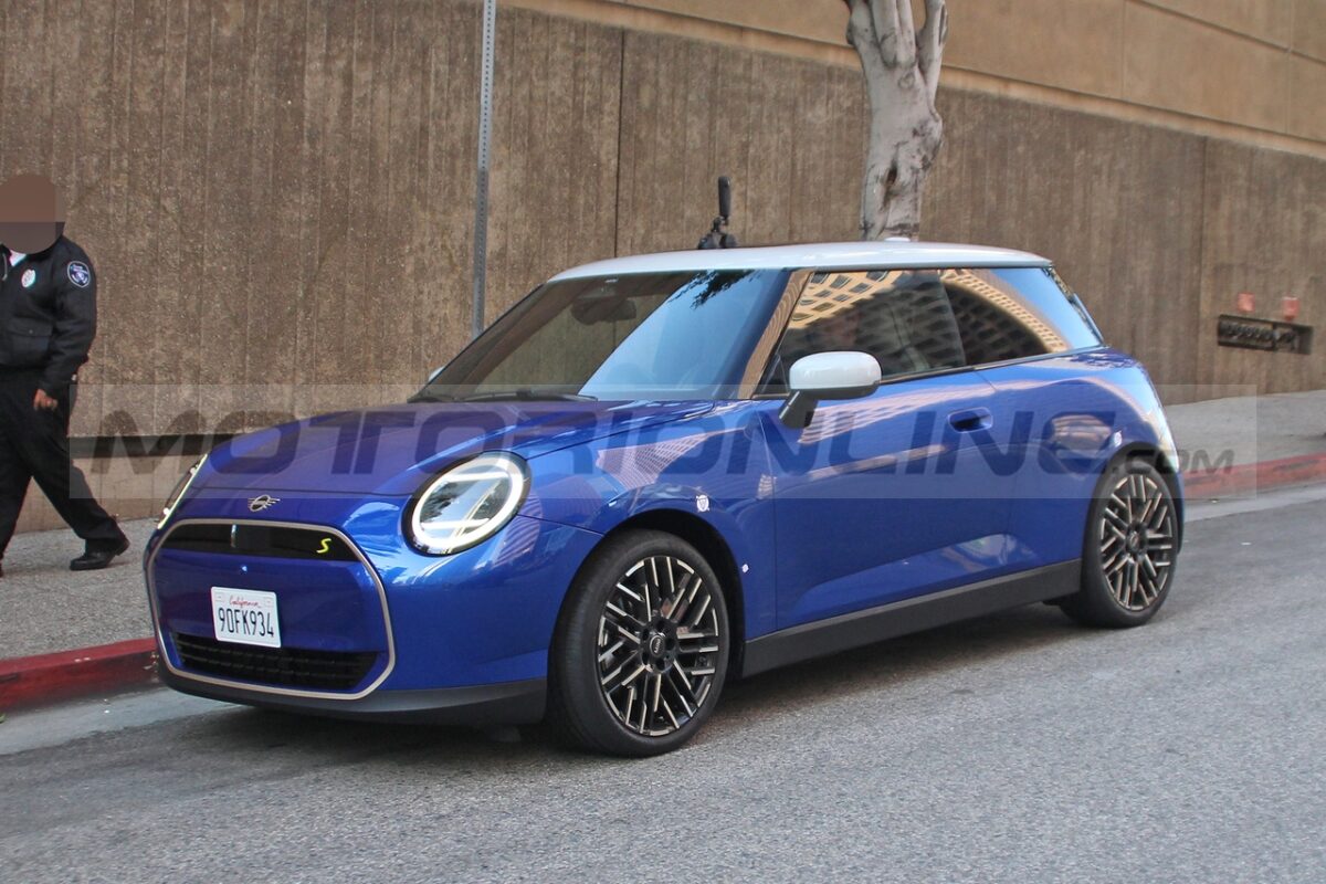 Mini Cooper SE 2024: svelato il design finale prima della presentazione ...