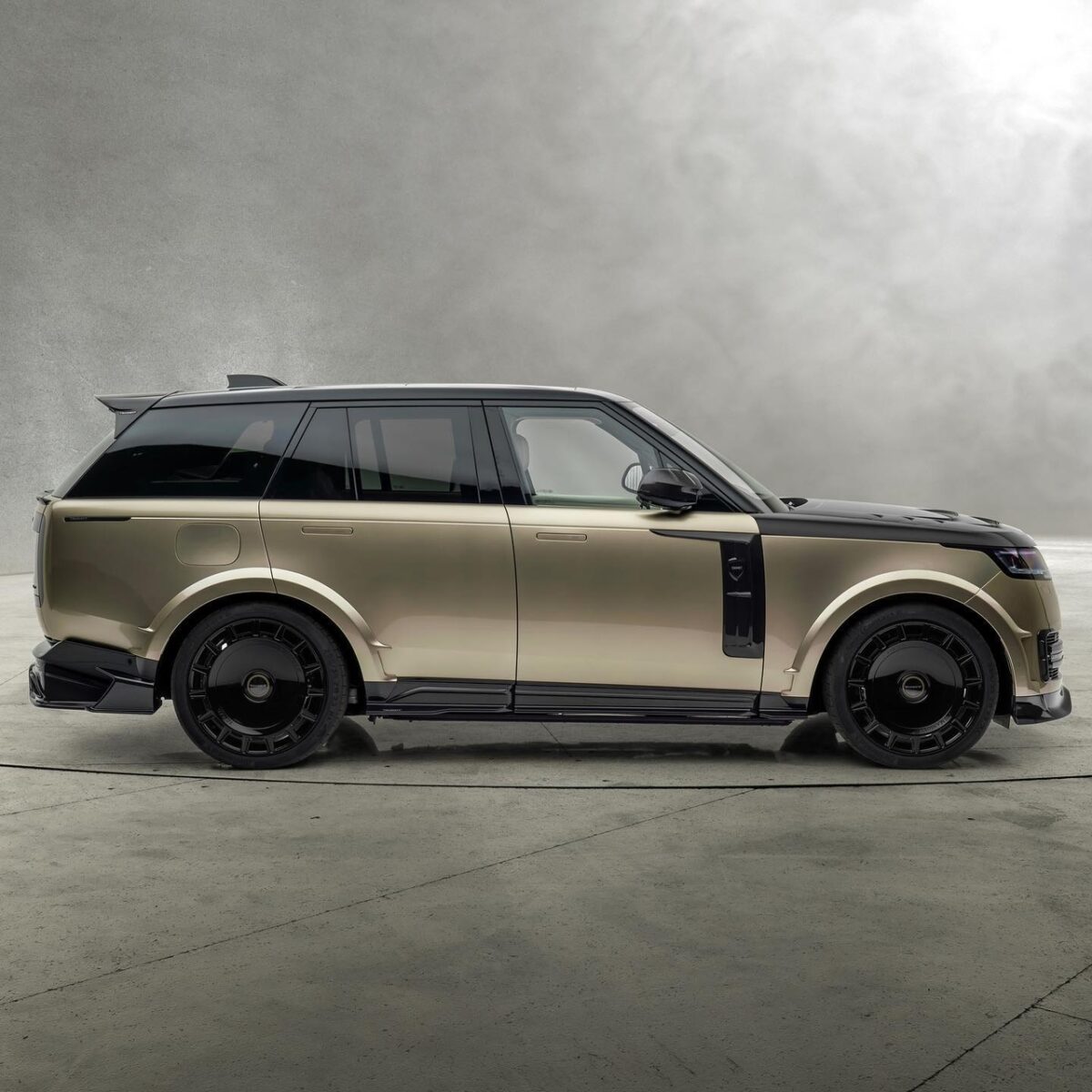 Range Rover: svelata la versione di Mansory [FOTO]