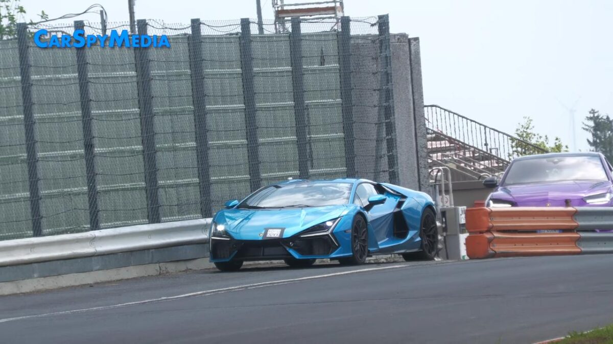 Lamborghini Revuelto: primi test senza veli sul circuito del ...
