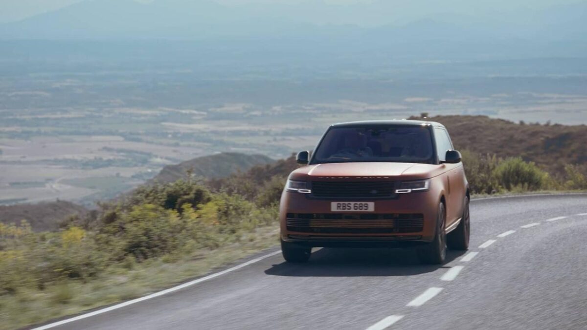 Range Rover: la gamma del SUV di lusso si aggiorna [FOTO]