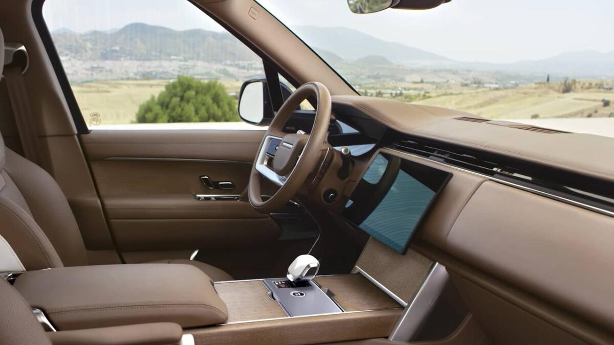 Range Rover: la gamma del SUV di lusso si aggiorna [FOTO]