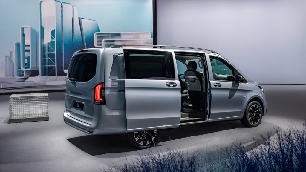 Mercedes Vito 2024: più tecnologia con il restyling [FOTO]